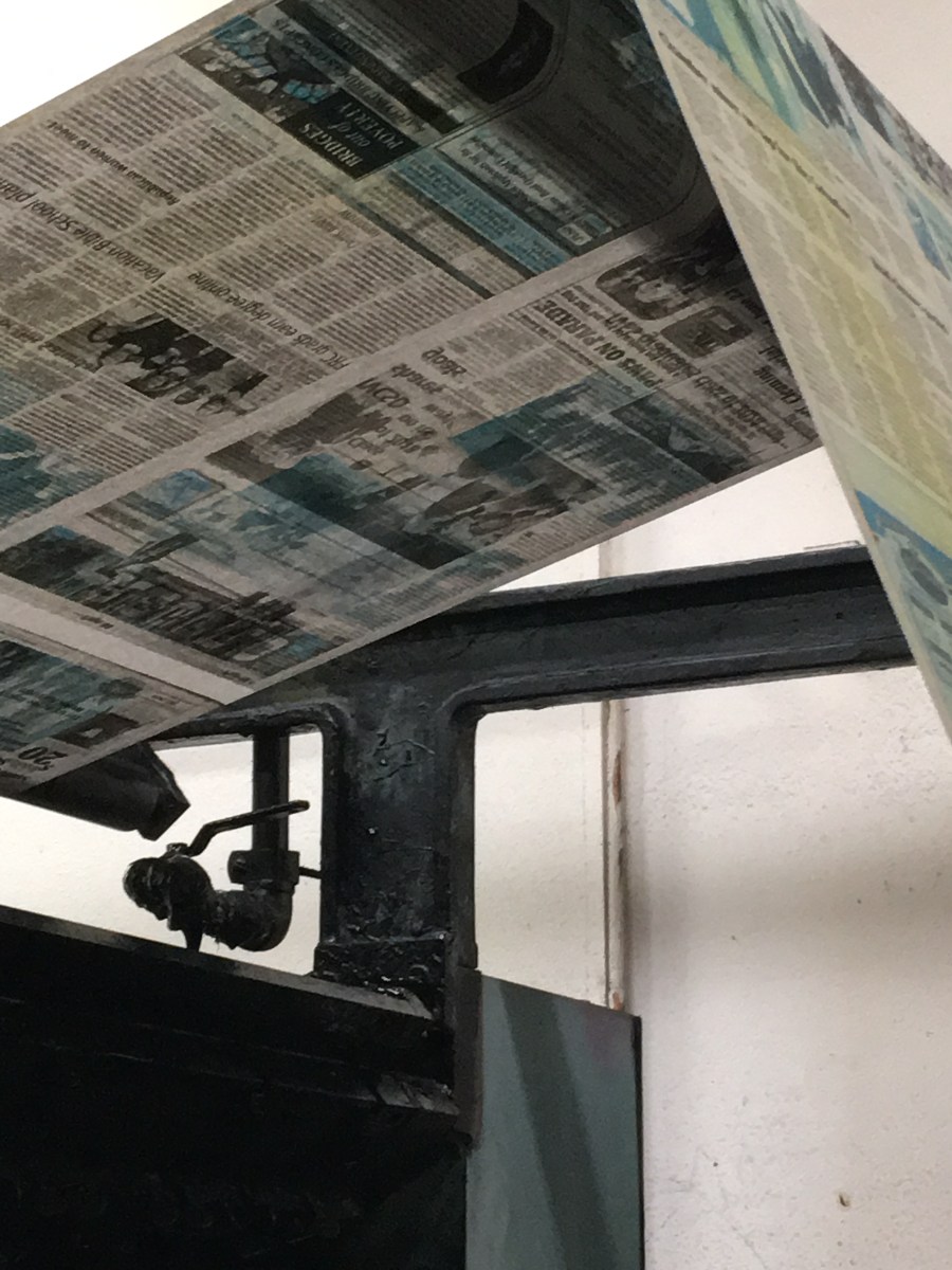 Old School 4th Estate – Throwing Chanclas