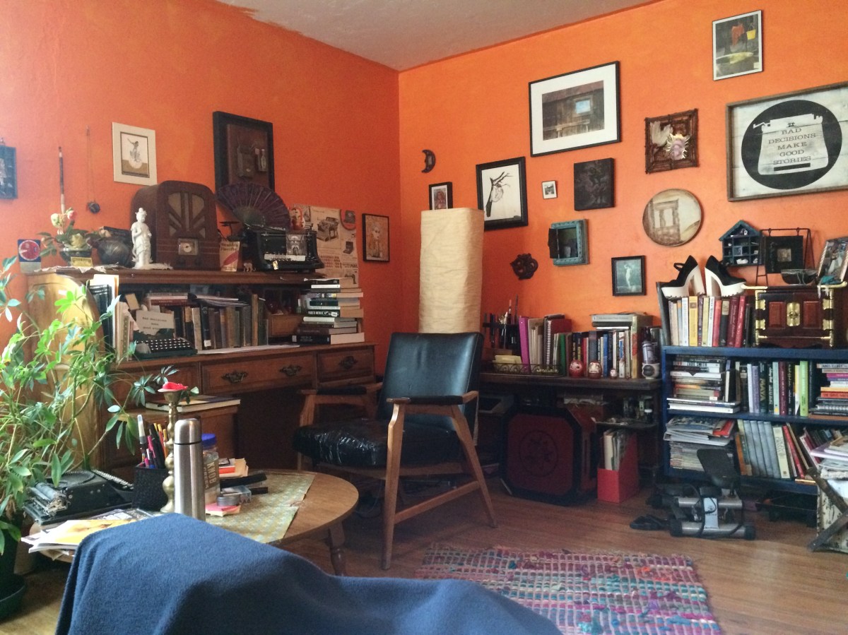 My Room of one’s own – Throwing Chanclas